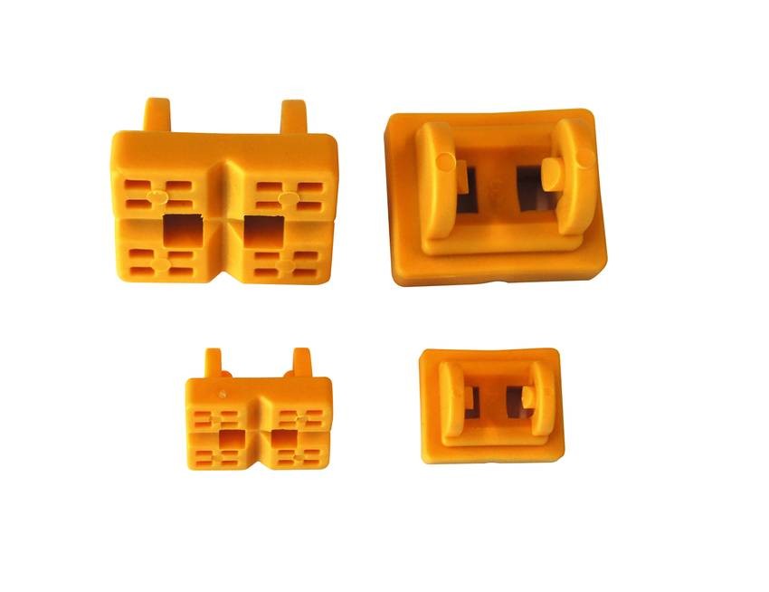 Maināmi paliktņi skrūvspīlēm, C formas - Nelss